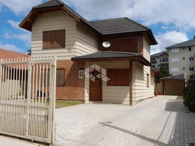 Linda casa com picsina São José CANELA RS