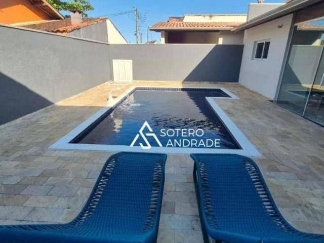 Linda casa com piscina na praia Massaguaçu
