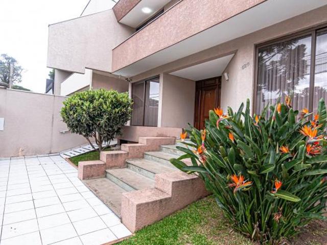 Linda casa com piscina no Jardim Social!