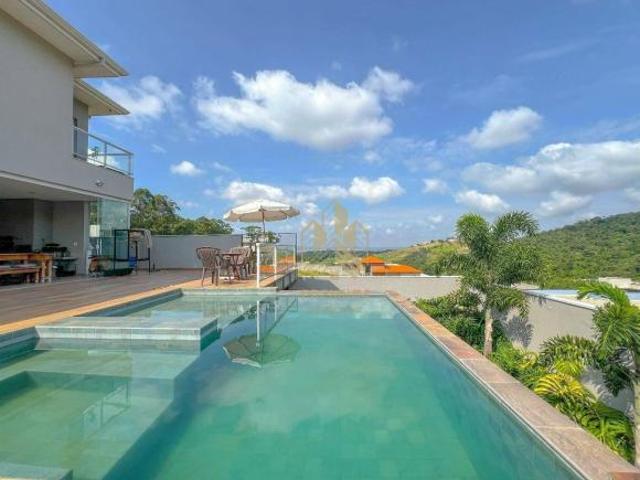 Linda Casa com piscina no Quintas do Boa Vista, área de 600m2 em Condominio Fechado Atibaia/SP
