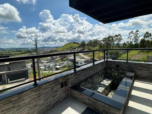 LINDA CASA COM PISCINA NO RESIDENCIAL VILLA VERDE EM BRAGANÇA PAULISTA