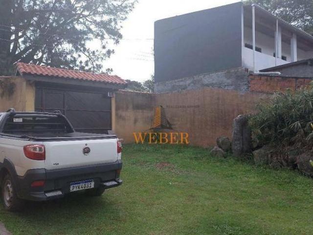 Linda casa com piscina e casa de renda