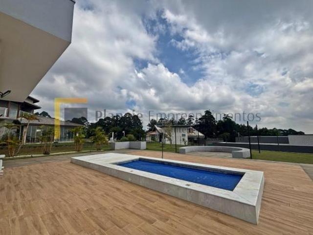 LINDA CASA COM PISCINA E ÁREA GOURMET EM CONDOMÍNIO FECHADO COLINAS DE INHANDJARA ITUPEVA/SP