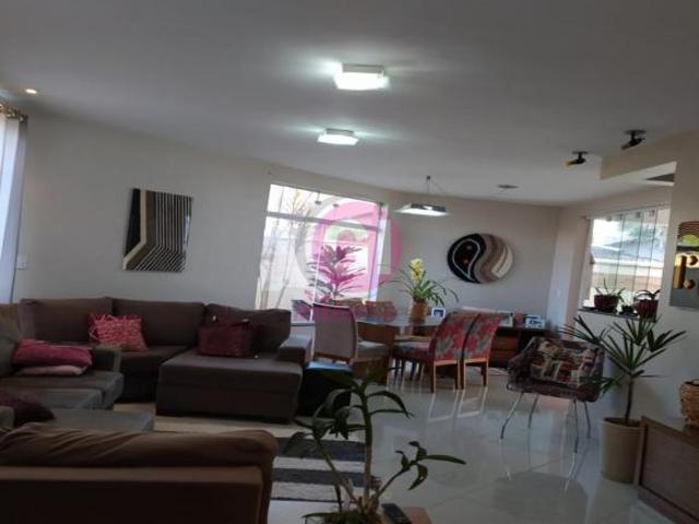 LINDA CASA COM PISCINA E SUÍTE MASTER COM HIDROMASSAGEM CAMPOS DO CONDE LOUVRE