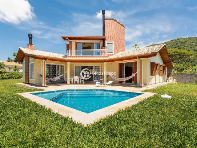 Linda Casa com Piscina e Vista para o Mar Campeche