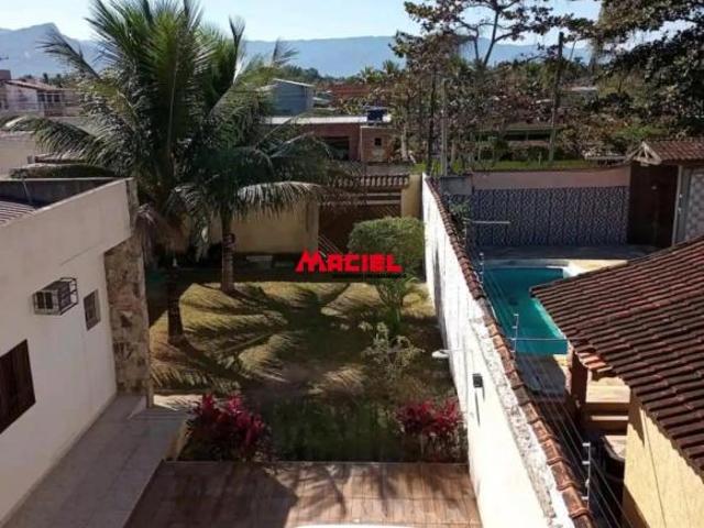LINDA CASA COM PISCINA EM CARAGUA SÓ AVISTA