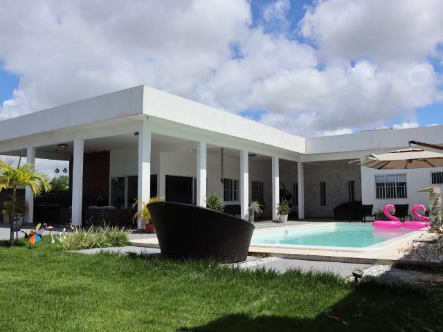 Linda casa com piscina equipada Porto de Galinhas