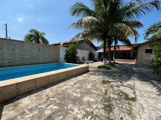 Linda casa com piscina Lote inteiro perto da praia em Itanhaém