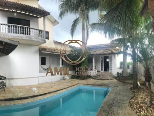 Linda casa com piscina para Venda