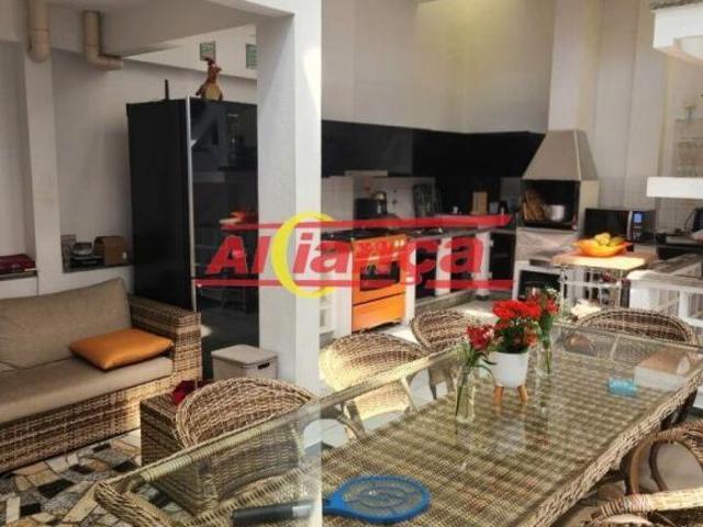 LINDA CASA COM PISCINA VILA GALVÃO