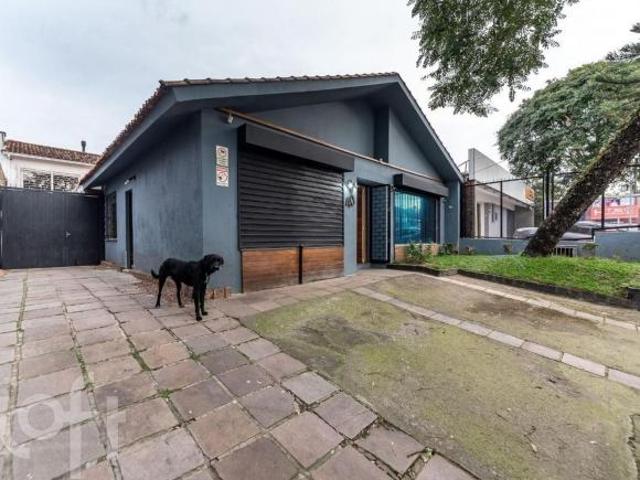 Linda casa Comercial ou Residencial