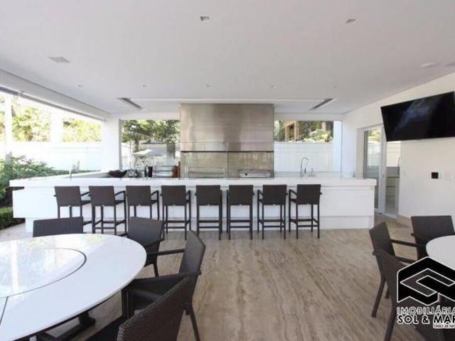 LINDA CASA, CONDOMÍNIO FECHADO, 1000m² ÁREA ÚTIL!