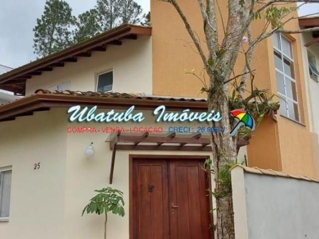 Linda casa condomínio Villas com 03 dormitórios e piscina