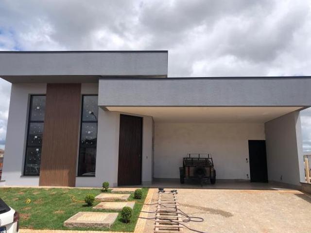 Linda casa Condomínio Royal Garden em Paulínia!