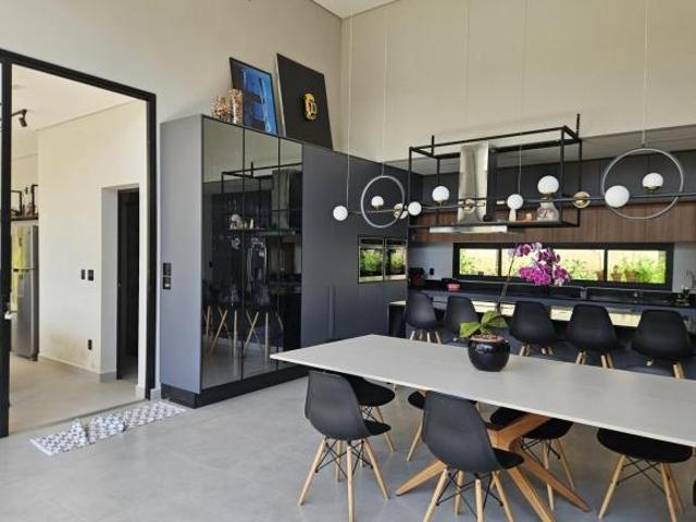 LINDA CASA CONTEMPORANEA
