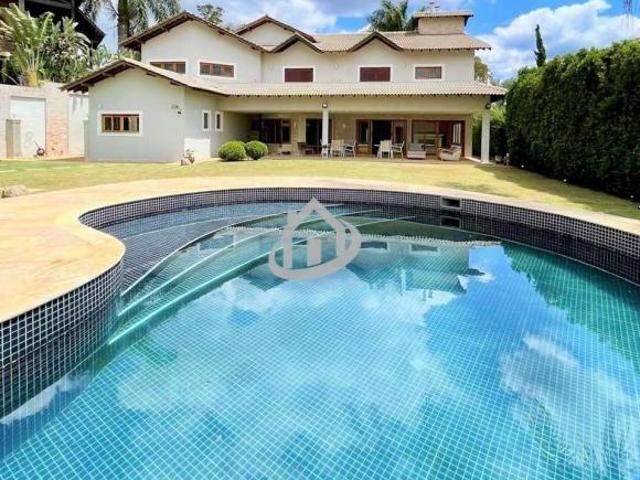 LINDA casa CONTEMPORÂNEA integrada, com detalhes em tijolos patinados e EXCELENTE acabamento