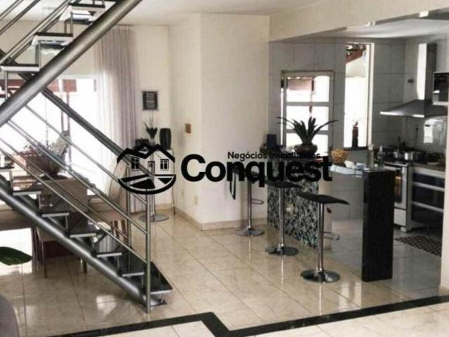 Linda Casa Dúplex 3 Quartos com suíte e closet, 3 vagas de garagem Guarujá Mansões Betim !