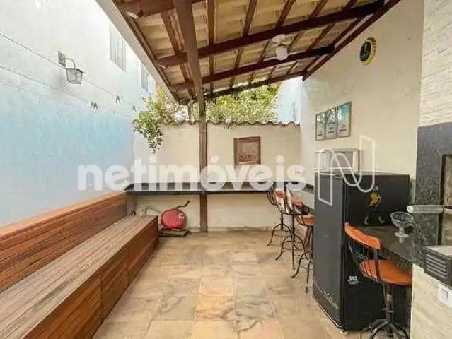 Linda Casa Duplex à Venda no Céu Azul