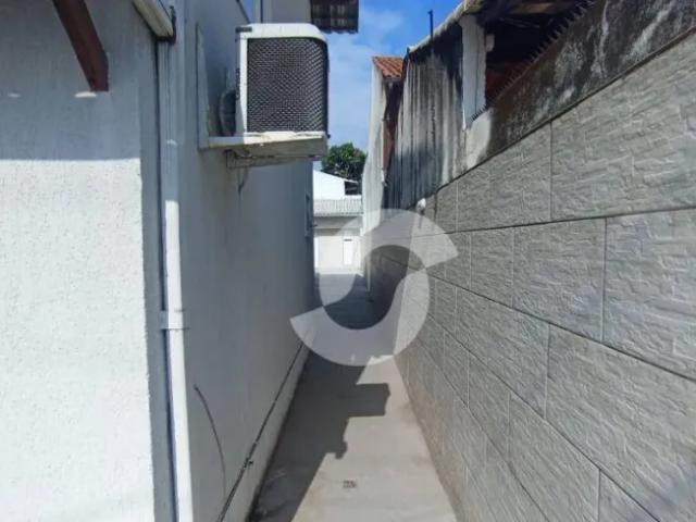 Linda casa duplex com 4 dormitórios em localização privilegiada em Piratininga