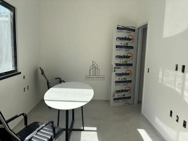 Linda casa duplex com amplo recuo frontal