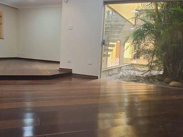 LINDA CASA DE AUTO PADRÃO EM SANTO ANDRE, MORE EM UM DOS BARRIOS MAIS PRIVILEGIADOS BELA VISTA
