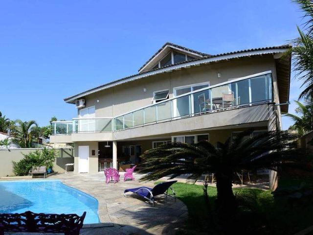 Linda casa de Alto padrão em Guarujá Perto da Praia
