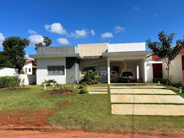 Linda casa de campo à venda com piscina no Riviera de Santa Cristina XIII