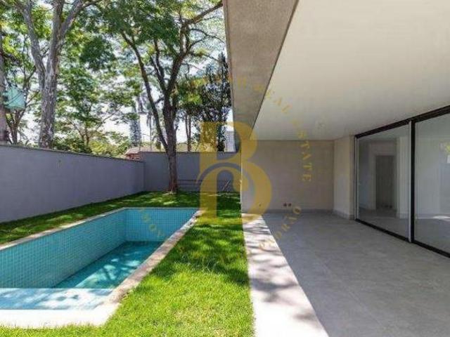 Linda casa de condomínio com 712 m², 4 quartos sendo 4 suítes à venda no bairro Jardim Cordeiro