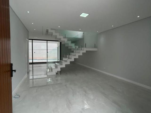 Linda casa de condomínio em Arujá SP