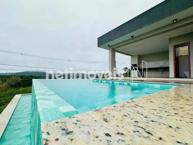Linda Casa de Condomínio em Lagoa Santa com Piscina de Borda Infinita!