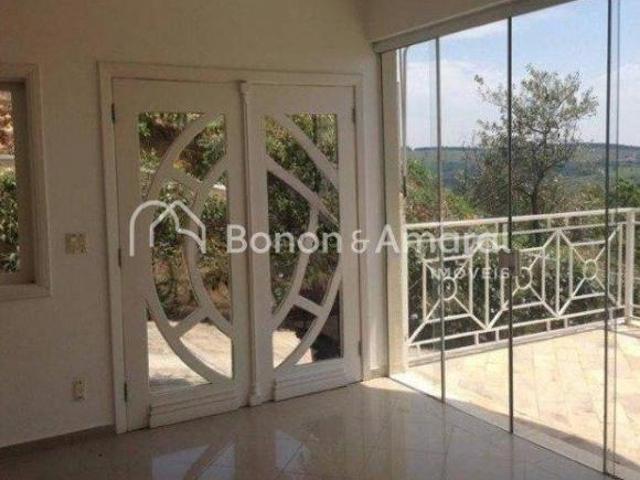 Linda casa de condomínio em Sousas, com 350m², 4 quartos e 3 suítes