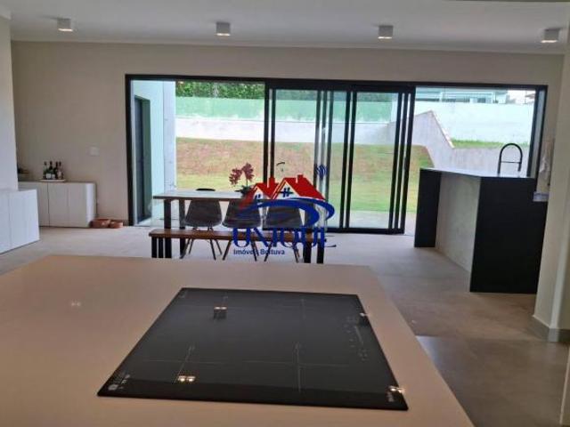 LINDA CASA DE CONDOMÍNIO EM TERRENO DE 1000M² À VENDA EM BOITUVA SP