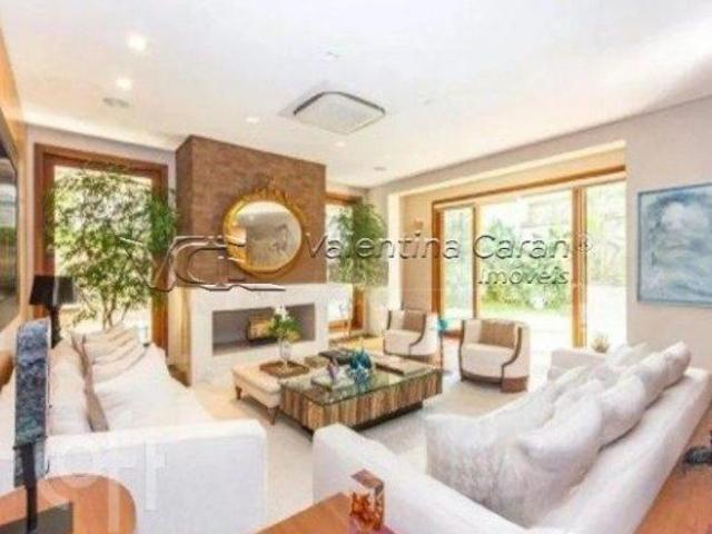 LInda Casa de Condomínio no Morumbi a Venda