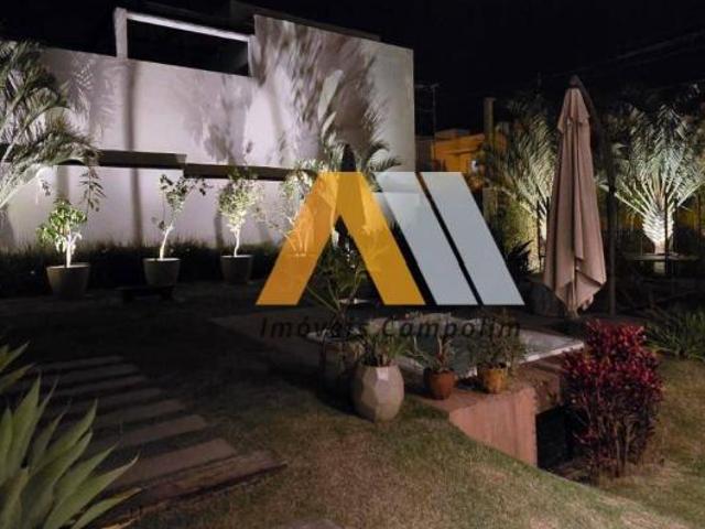 Linda casa de esquina com 2 terrenos