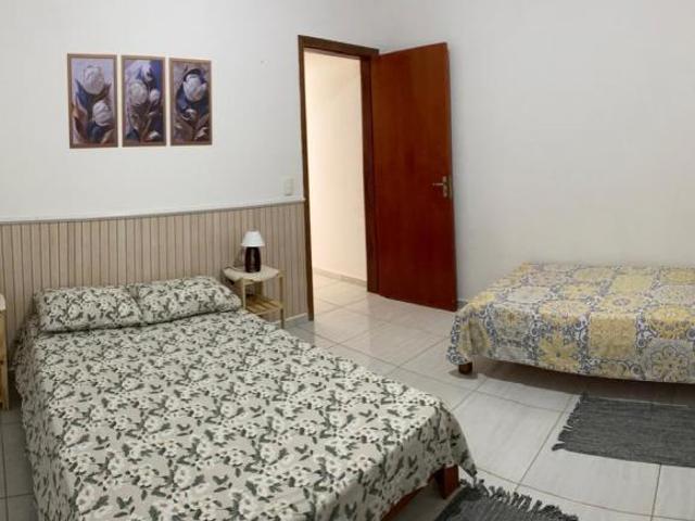LINDA CASA DE INTERIOR COM CASAS DE VISITA