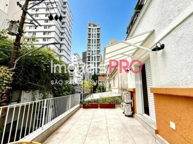 Linda casa de vila em Pinheiros !