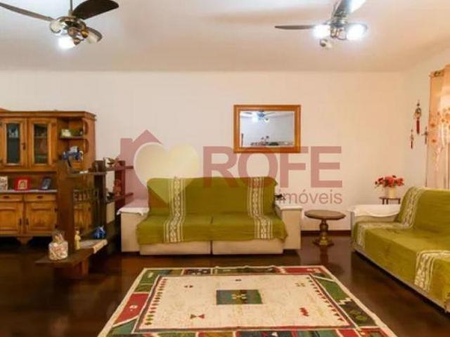 Linda Casa de 180m² com 3 Quartos Jardim Independência, SP