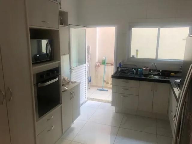 Linda casa de 180m ² no condomínio villagio milano!