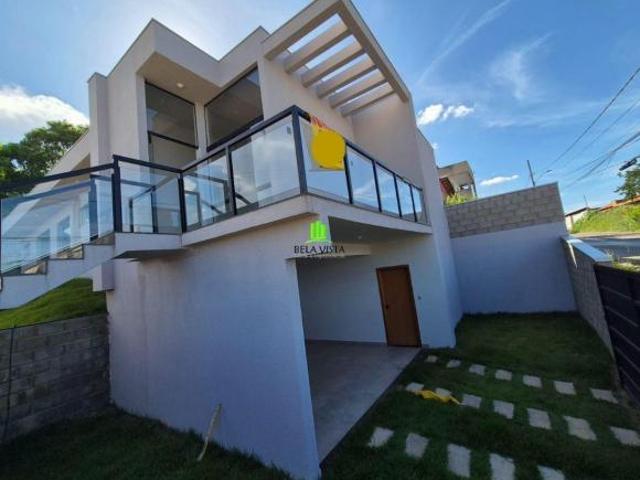 Linda Casa de 100m² com Área Total de 360m²