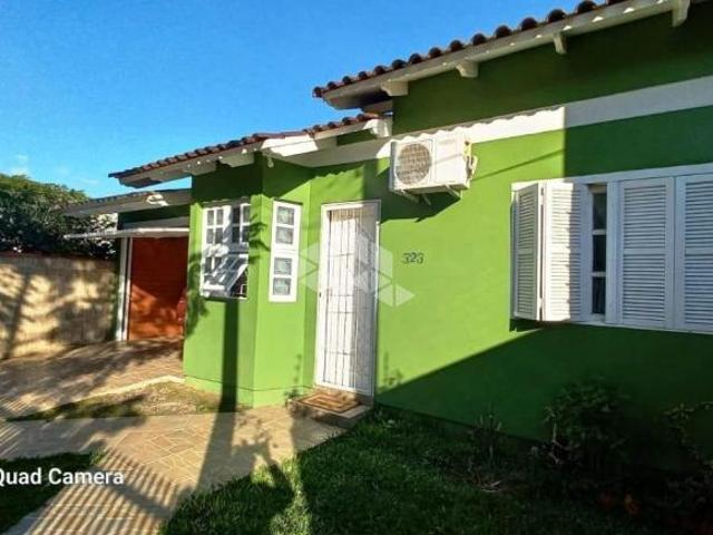 Linda casa de 2 Dormitórios/Quartos com 80m² privativos