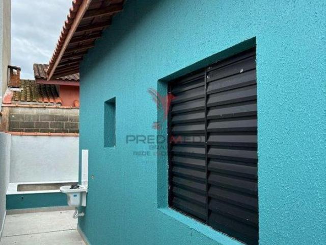 Linda casa de 2 quartos, com piscina, área gourmet,á venda em Itanhaém