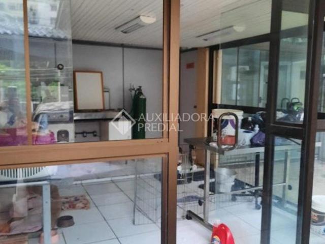 Linda casa de 3 dormitórios