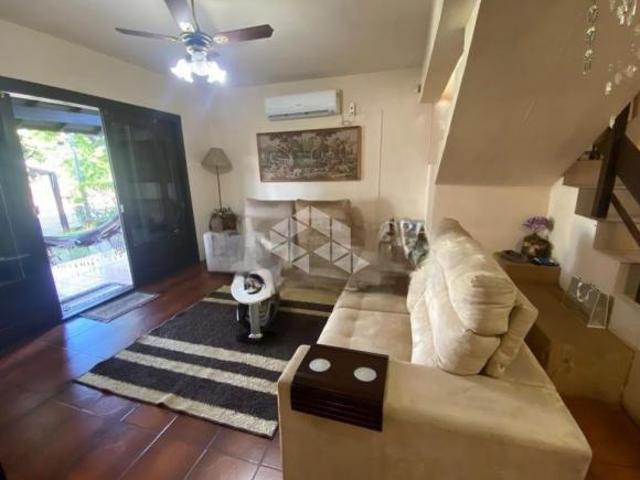 LINDA CASA DE 3 QUARTOS, 1 SUÍTE, SACADA, COM EDÍCULA NO CENTRO DE GUAIBA