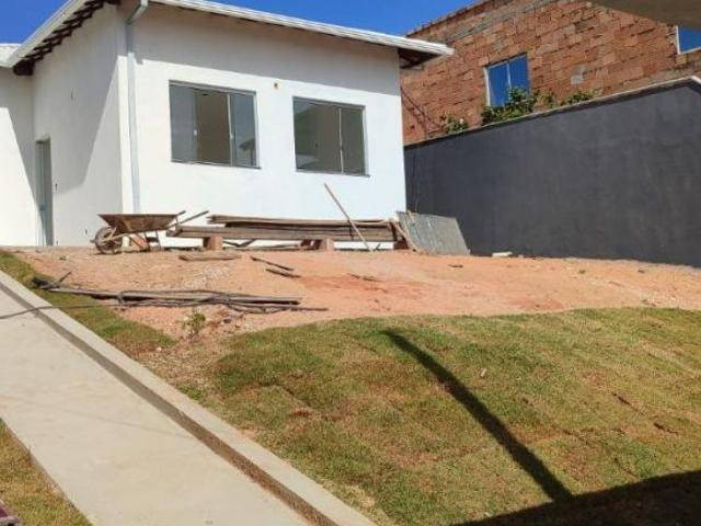 Linda casa de 3 quartos em lote de 360 metros