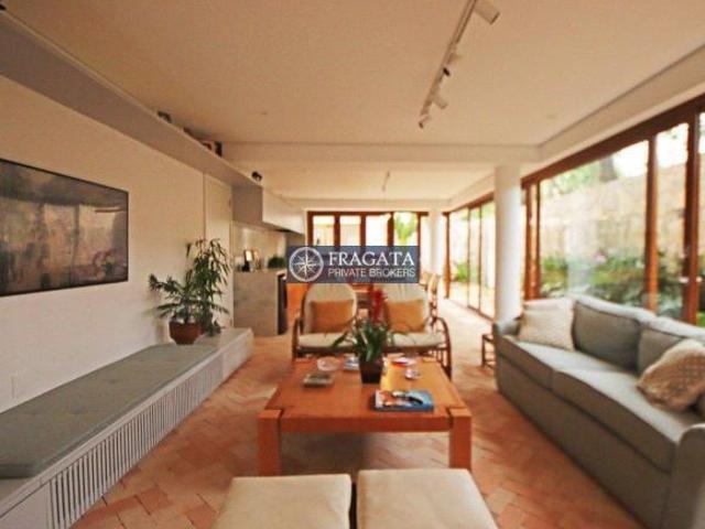 Linda casa de 427m², reformada, à venda no miolo do Planalto Paulista