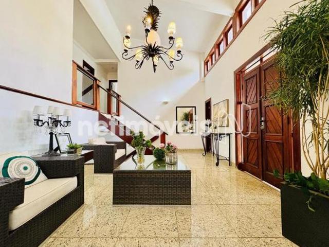 Linda Casa Exclusiva com Habite se em lote de 1.500m²  no Trevo