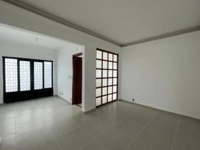 Linda Casa em Mirandópolis com 250 m²!