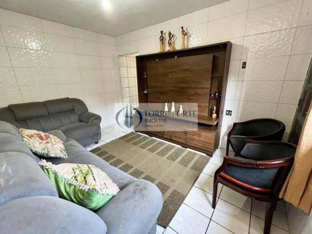 Linda casa em mongaguá em frente a plataforma