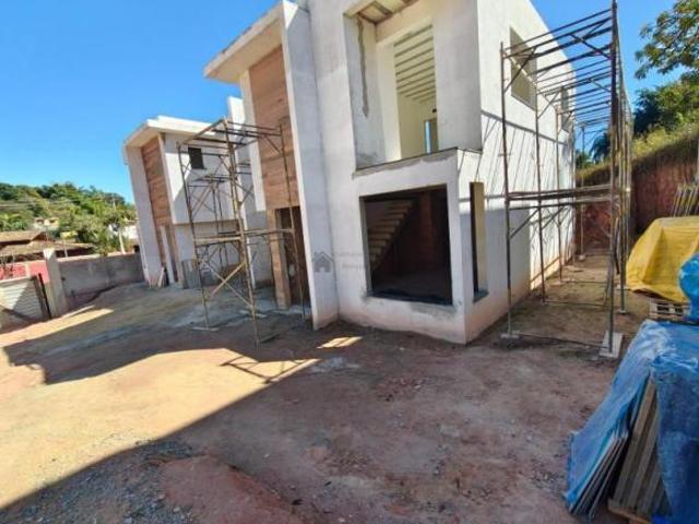 LINDA CASA EM OTIMA LOCALIZAÃ?Ã?O EM CONTAGEM, 03 QUARTOS SENDO 1 COM SUITE E 3 VAGAS DE GARAGEM