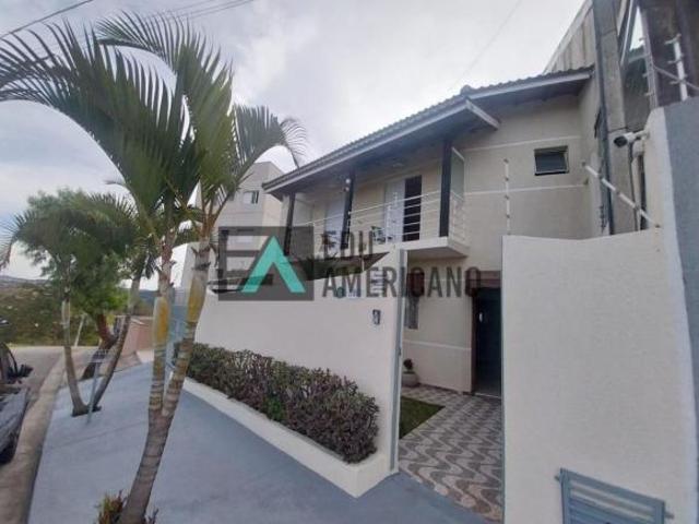 Linda casa em Atibaia com 2 duítes